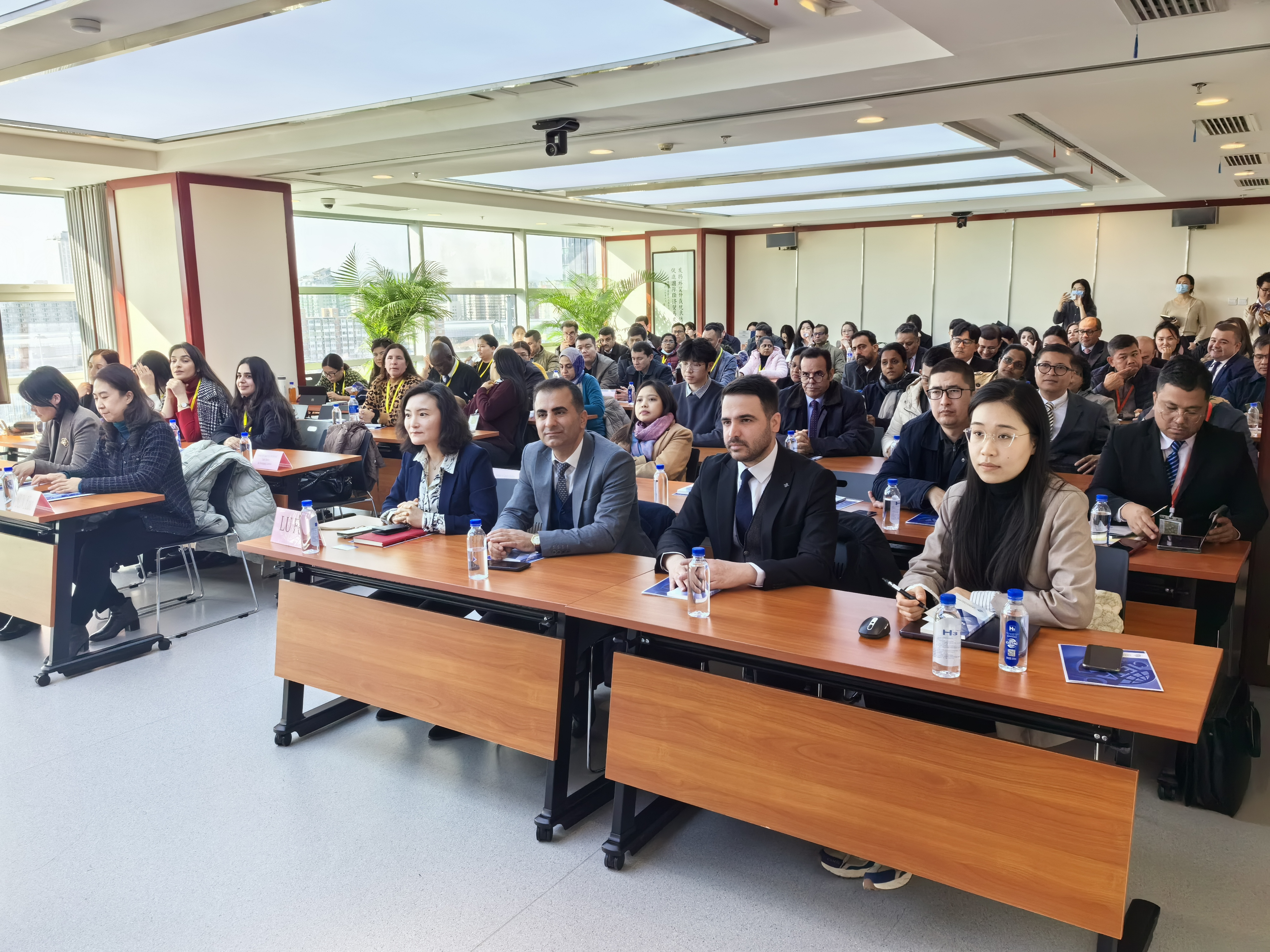 CIETAC Lecture at the Workshop Organized by Academy for International ...